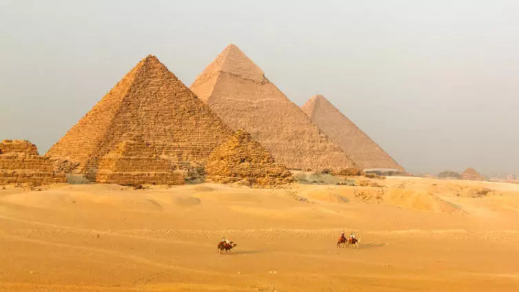 Legends og myter om moderne Egypt. Er det verdt å bryte forbudet og svømme om natten?