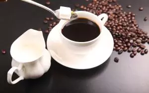 ကော်ဖီကိုကြိုက်လား အချိုရည်ကိုအားတက်ရန်အကျိုးကျေးဇူးများနှင့်အန္တရာယ်အကြောင်း