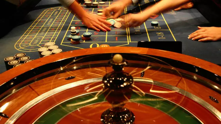 Moadto kami sa casino. Unsa kaha kung modaog ka? 11092_1