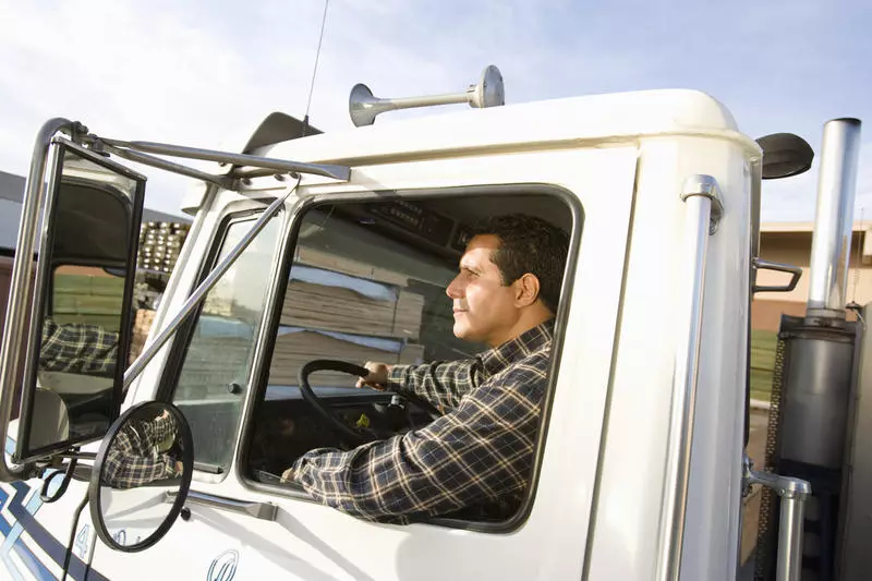 Is dit moeilik om trucker te werk? Deel 1