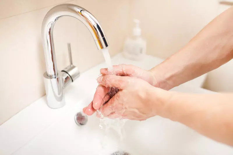 Combien payez-vous pour les mains non lavées? Je ne devinais pas ... beaucoup plus!