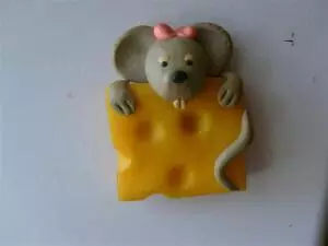 Plastic mouse (fridge magnet)