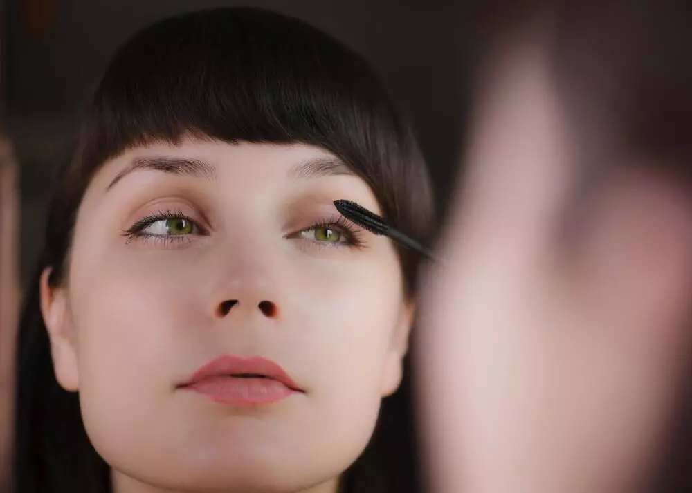 Mascara: Lengvas būdas atkreipti dėmesį į akis ar sudėtingą mokslą?