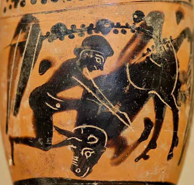 헤라클레스와 크레타 란 황소. 다락방 검은 모양의 검은 모양의 세부 사항, 약. 480-470 BC. ns. 아테네에서 발견