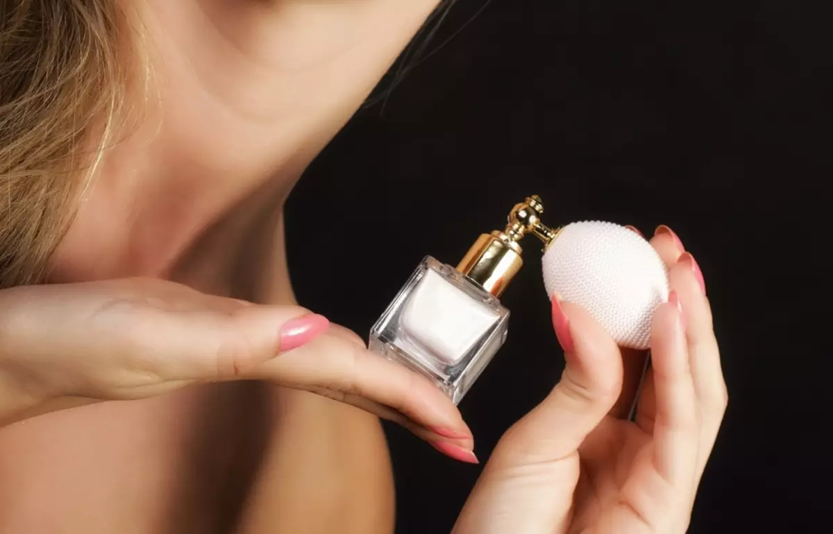 Hogyan lehet javítani a hangulatot és az önbecsülést az aromákkal?: Tippek adnak parfümöket