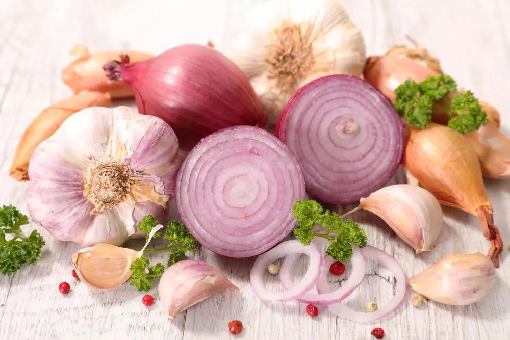 Will the onions and garlic help in the prevention of influenza complications?