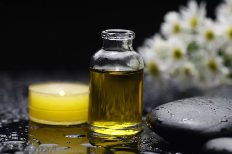 How to use oil to care for skin skin? Views and effects