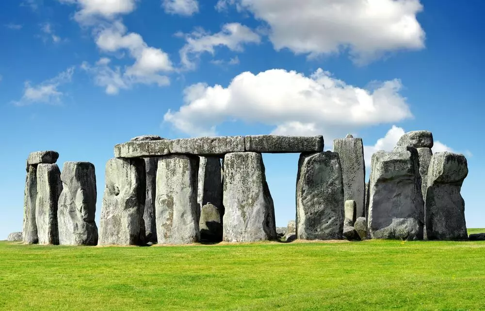 Stonehenge: Sanctuaire, Observatoire ou une ancienne source de connaissances?