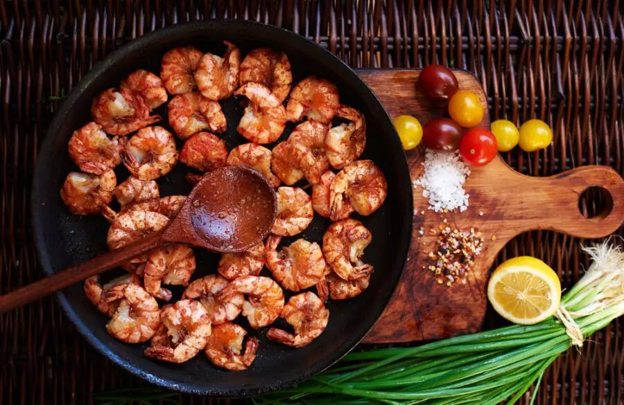 Apa yang perlu dimasak dari udang? Hidangan panas