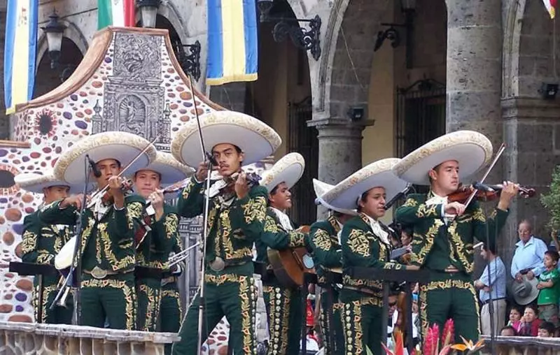 "Ay-Yai-Yai-Yai!" How did Mexican macho be singing sentimental songs?