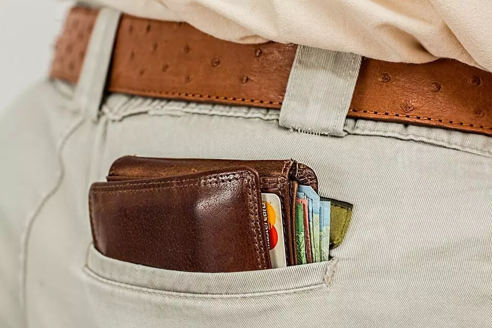 Paano punan ang iyong wallet na may pera? Hindi pangkaraniwang pagtingin sa personal na pananalapi