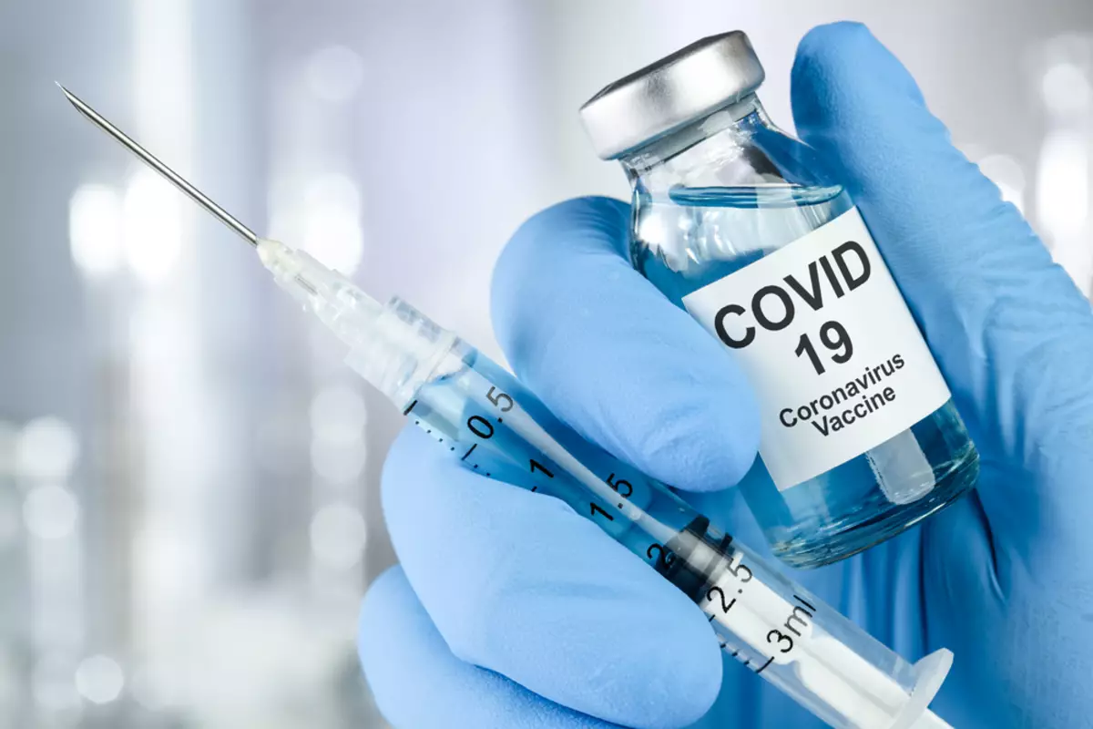 Вакцинацияланған және өлі. Ковид-19 вакцинациясы туралы қайсысын қалыптастырады?