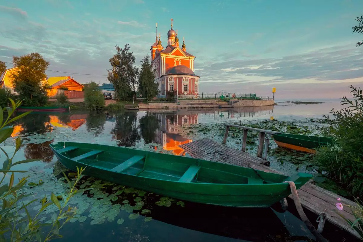 Мәскеуден алыс емес жерде қайдан алсам болады? Плесчеево көлі