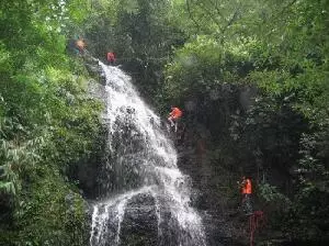 Rafting: ወደ ዘረፋዎች እና ኪሳራዎች ምንድን ናቸው? ግንባሩ የአልፕስ, ቻይና 15417_4