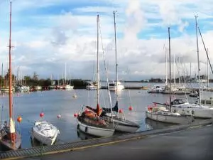 Många berättelser om Hans Christian är kopplade till havet och kanalerna i stadens släktingar.