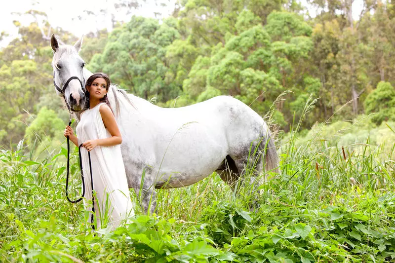 පරිපූර්ණ කාන්තාව සොයා ගන්නේ කෙසේද? ඇගේ පරමාදර්ශයේ සලකුණු දහයක්