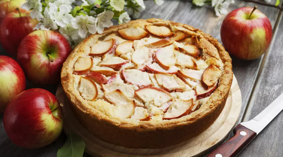 Charpeck russe: Comment faire cuire une délicieuse tarte aux pommes?