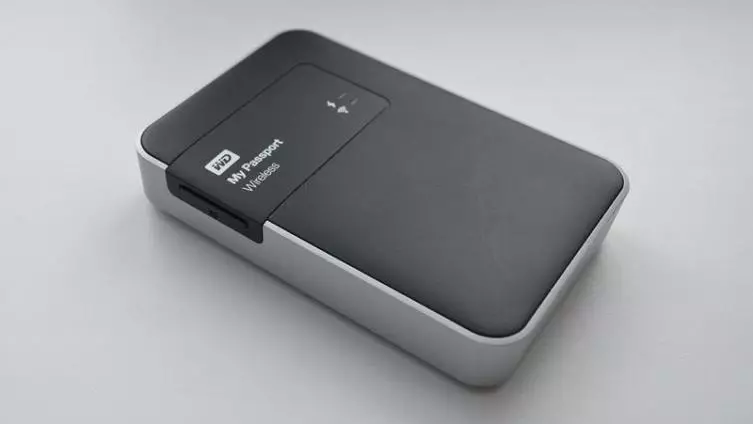 Este posibilă creșterea memoriei smartphone-ului de până la 1 TB? Ușor dacă îl conectați la pașaportul meu wireless 18020_1