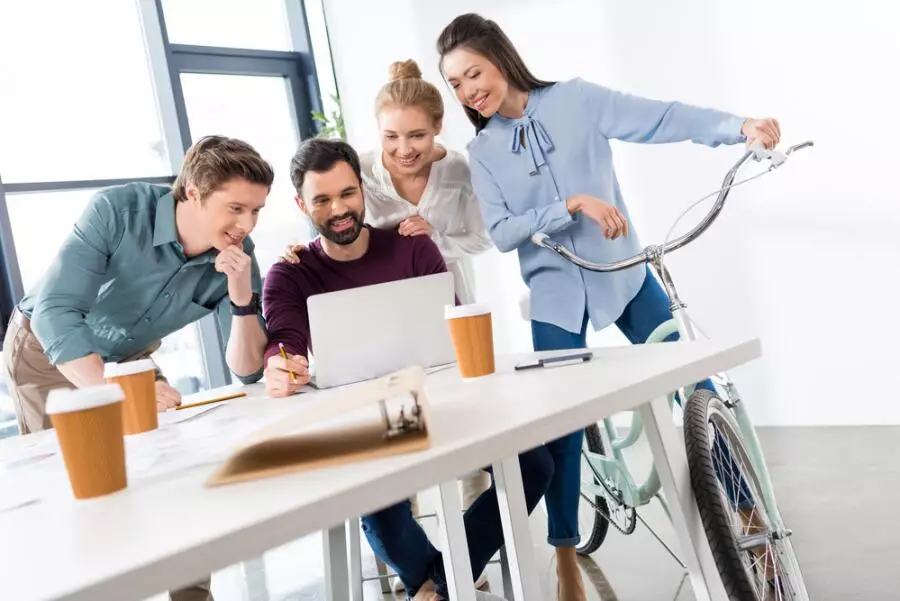 Apa yang seharusnya tidak berbicara di kantor?