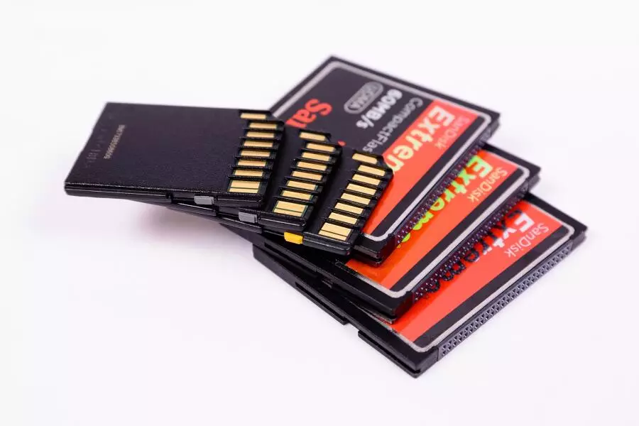 Why are the memory cards so quickly break?