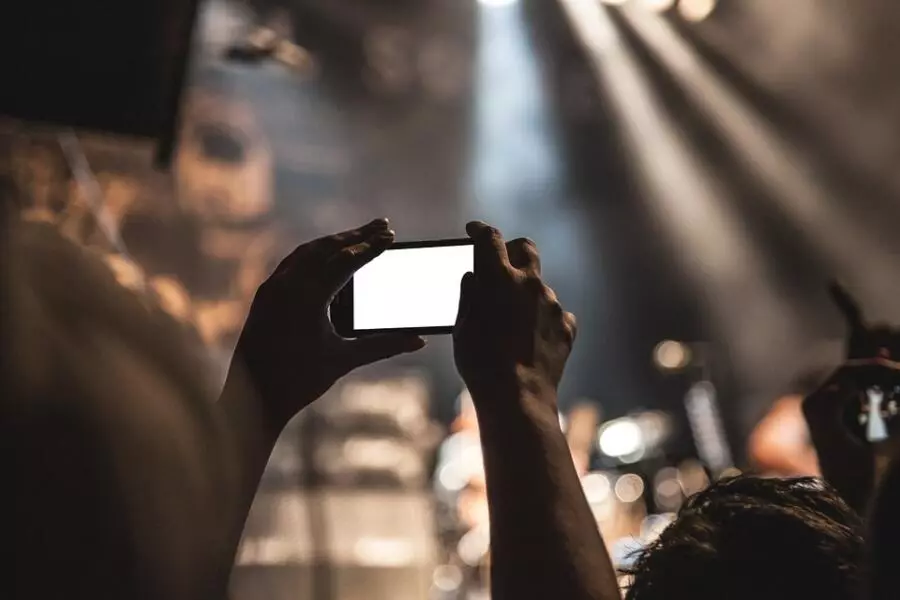 Is dit moontlik om te lewe sonder 'n smartphone? Drie dae wat die wêreld geskud