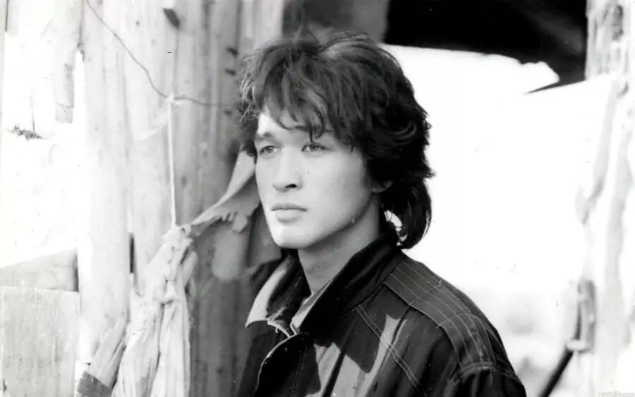 କିପରି କଲେ Viktor Tsoi "loafers" "Romantics" ରେ ଟର୍ନ୍ ଏବଂ ପ୍ରେମ ଗୀତ ଏକ ସମଗ୍ର ଆଲବମ୍ ରେକର୍ଡ?