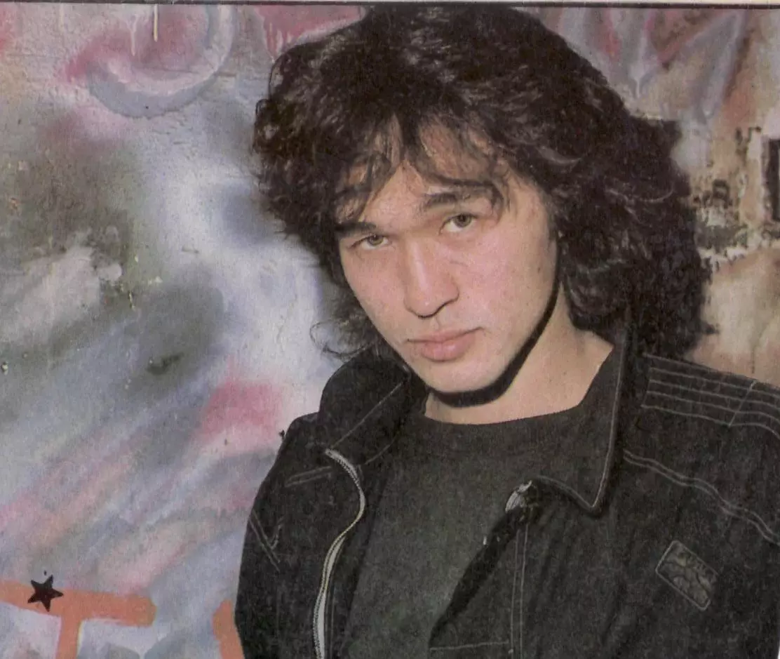 Viktor Tsoi. Kio estas la historio de kantoj "Last Hero", "Tranquilizer" kaj "Ne-Core Zone"?