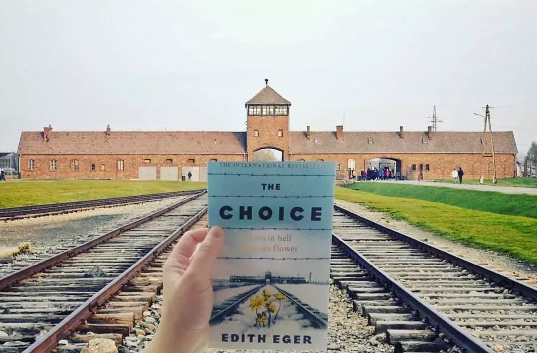 Какви ценности е книгата на Едит Ева Егер "Choice" ?: балерина, които са оцелели в концлагера