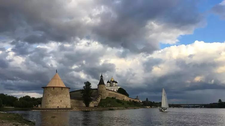 Ruslân begjint hjir, of wat te sjen yn 'e Pskov-regio?