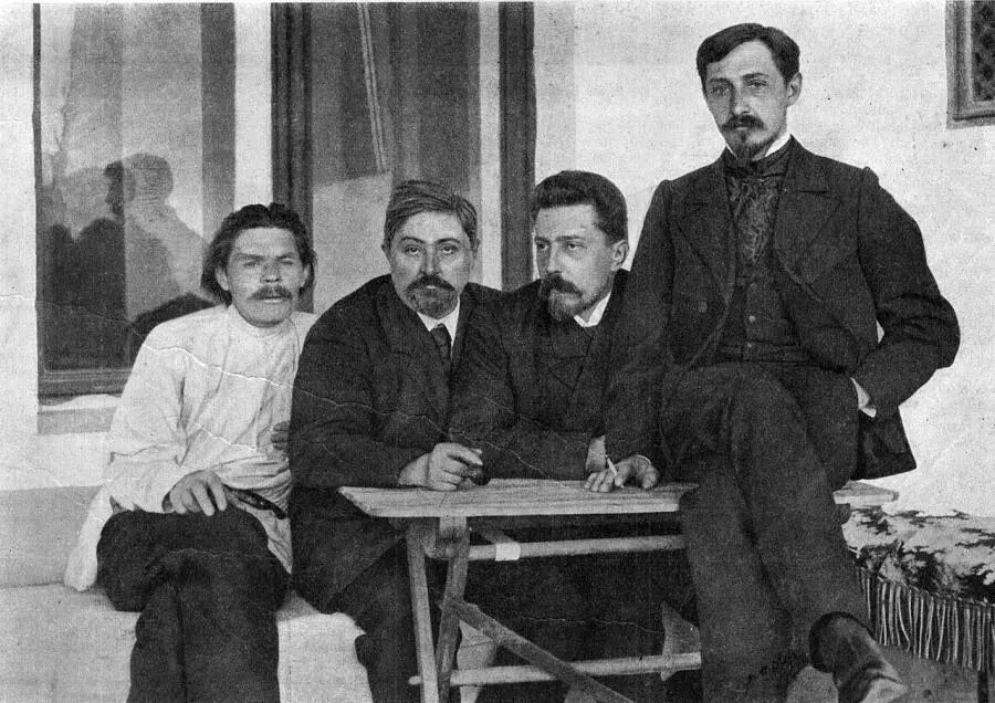 М. Горки, Д. Н. Мамин-Сибирјак, Н. Д. Телев и I. А. Бунин во Јалта, 1902