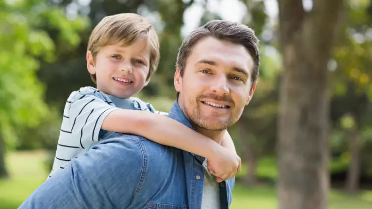 Hur man gör vänner med en upptagen pappa? 24275_1