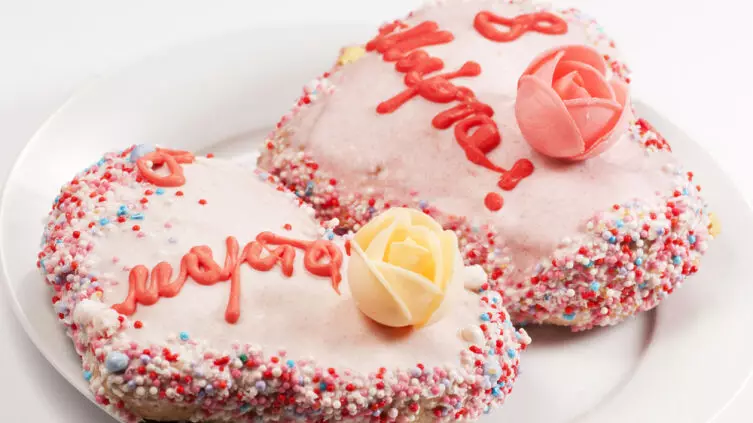 Hokker dessert om op 8 maart yn te tsjinjen oan 'e fakânsje tafel?