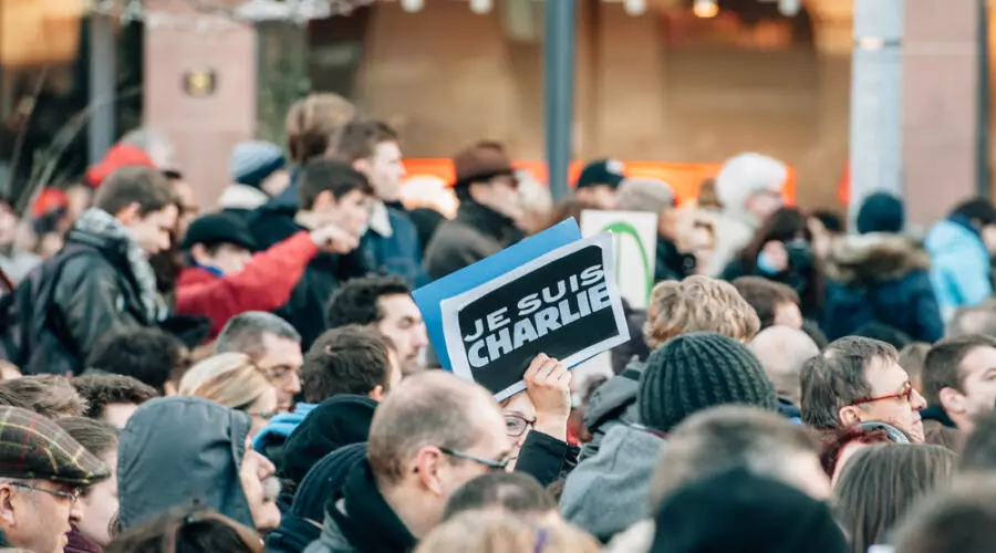 Miért Charli - EBDO?: A híres francia kiadás történetei 2795_1