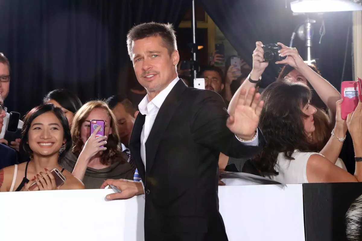 O le a le mea e tilotilo i taimi paganoa? 10 sili ata ma brad pitt