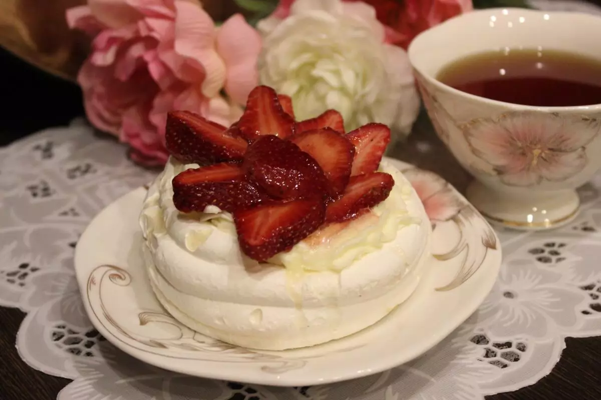 Hoe koken om het beroemde dessert "Pavlova" te koken?