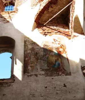 Pamakoma a Cathedral, zotsalira za Frescolos zimasungidwa