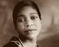 Bessie Smith. ໃນຕອນເລີ່ມຕົ້ນຂອງເສັ້ນທາງທີ່ສ້າງສັນ.