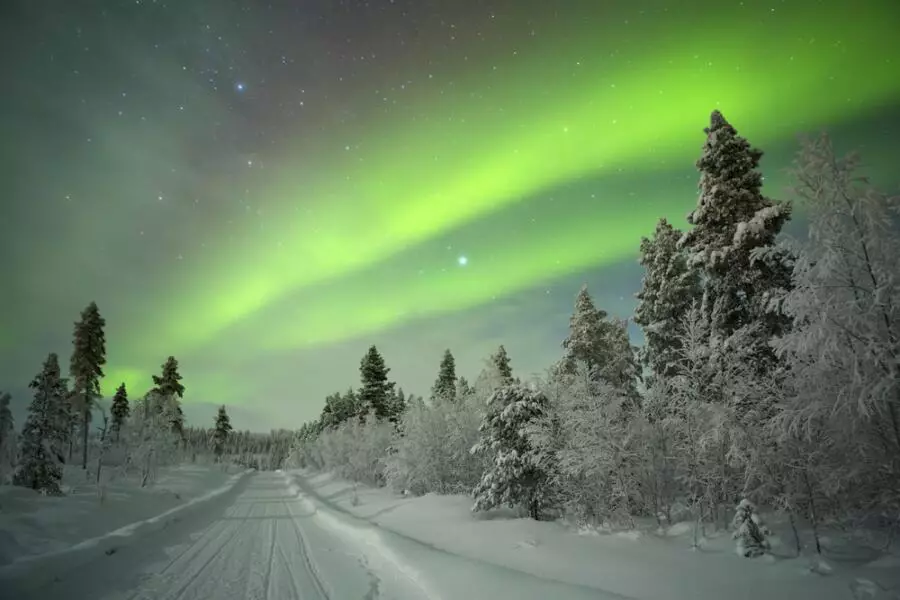 Apa rahsia menyembunyikan bumi Saamov? 2. Magnetosphere.