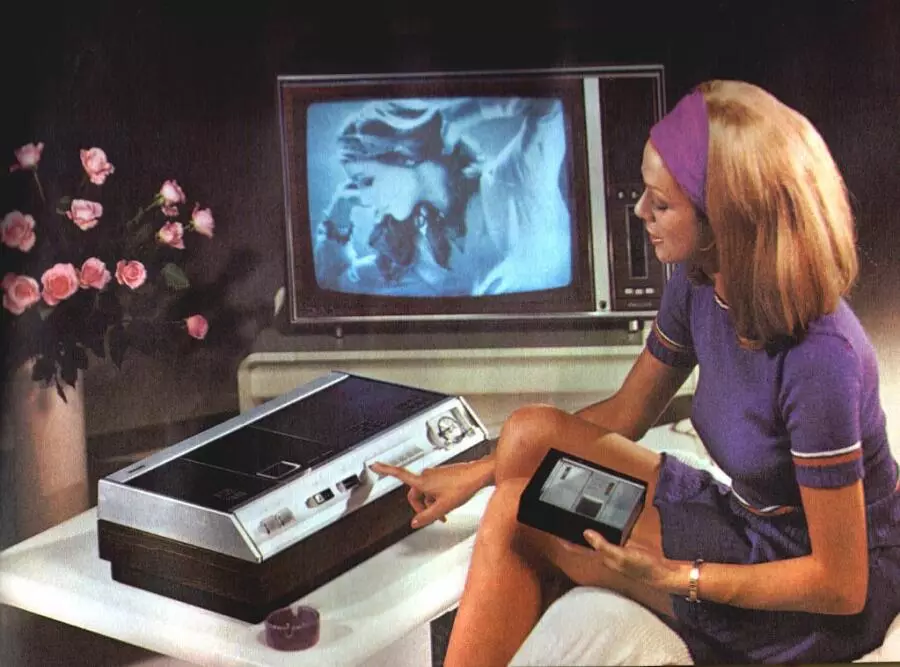 Reklame af den første Home Video Recorder Philips VCR1500, 1974