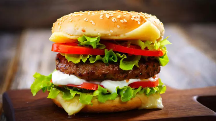 Is it possible to prepare a hamburger at home than in McDonalds?