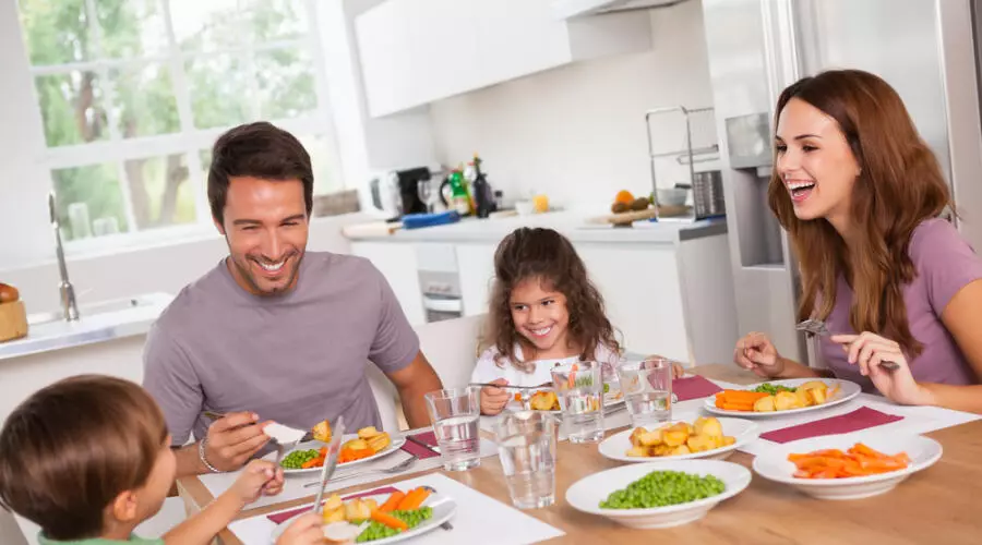 Que cousas na cociña atraen a pobreza e outros problemas na casa?