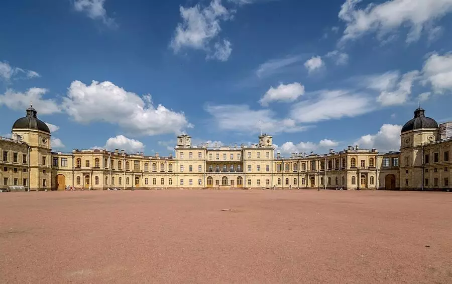 Gatchina Palè bati pou vil la nan Orlov pa lòd nan Catherine II