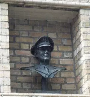 Bust Miller í Bedfort