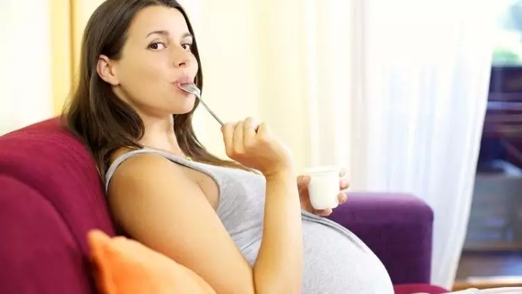 چه نوشیدنی ها را نمی توان در دوران بارداری مست قرار داد؟ 40025_1