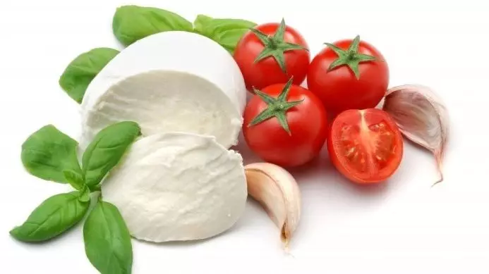 Mozzarella. Što je tajna popularnosti nježnog sira?