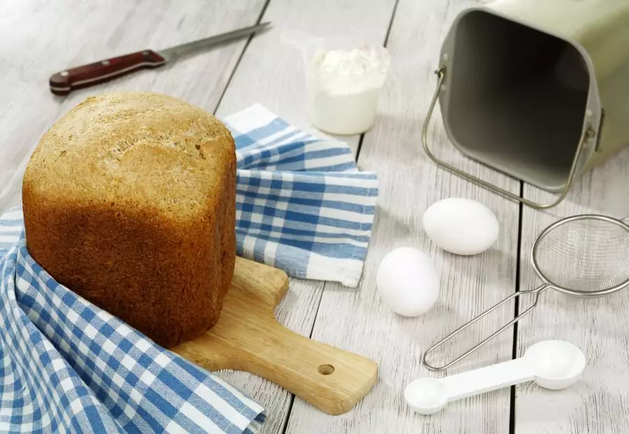 Quais problemas são ao cozer pão no fabricante de pão?