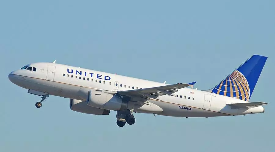 United Airlines אַעראָפּלאַן, ערשטע באָעינג לופט דורכפאָר