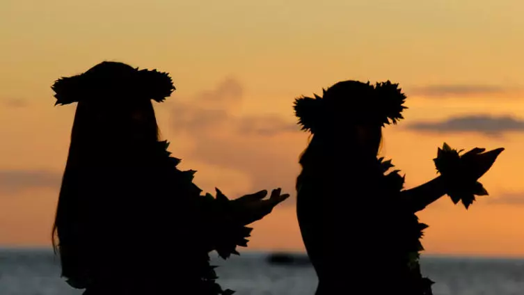 O que é luau? Havaí são convidados para o dia!