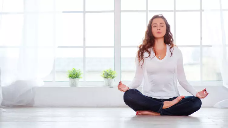 Как е медитация и релаксация помощ, за да се справят със стреса?