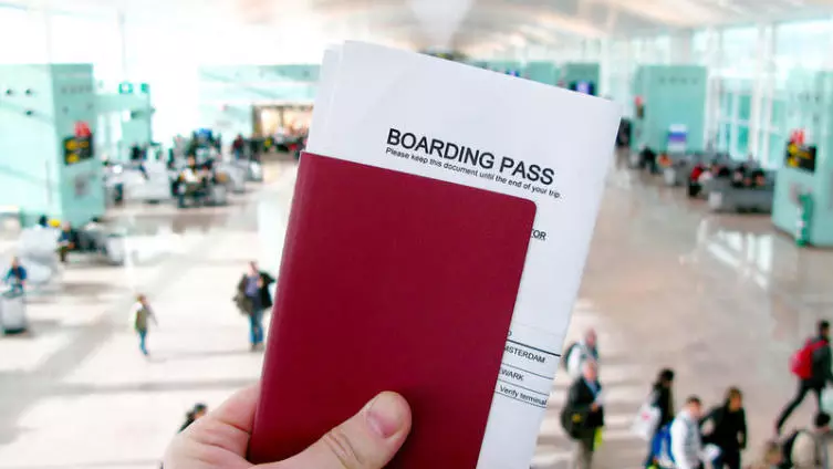 Com relaxar a l'estranger sense un passaport estranger? Fàcilment! 50655_1